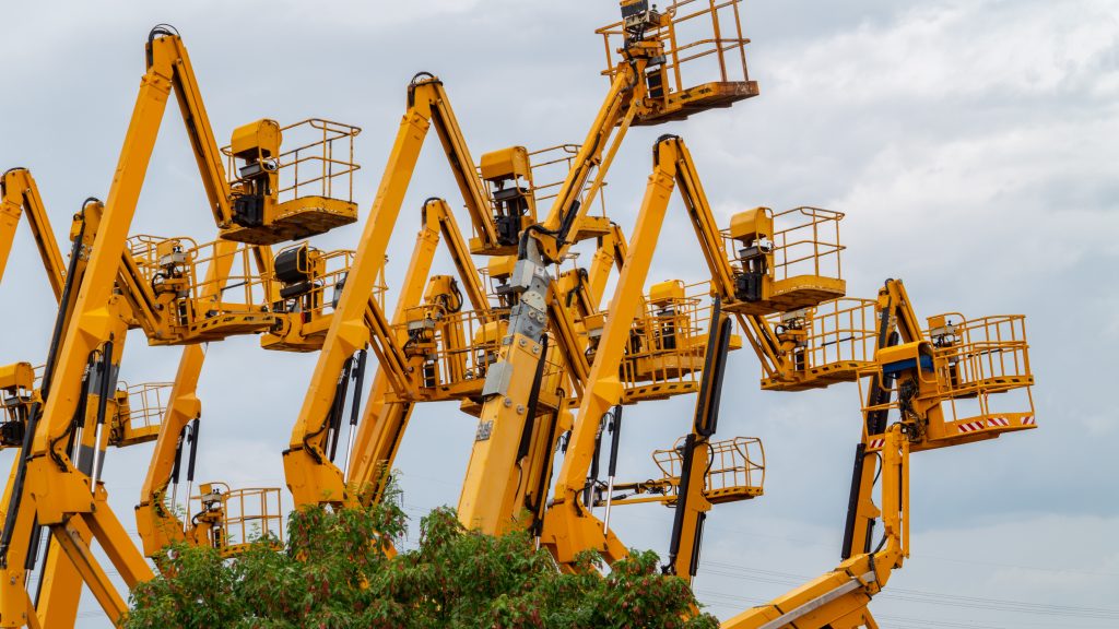 Top Manlift Hazards to Be Aware and Promote Safety | ALC