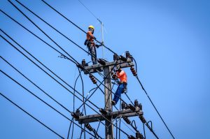 Working On Power Lines with Aerial Lifts | ALC
